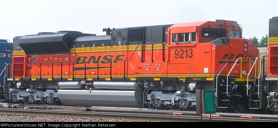 BNSF 9213